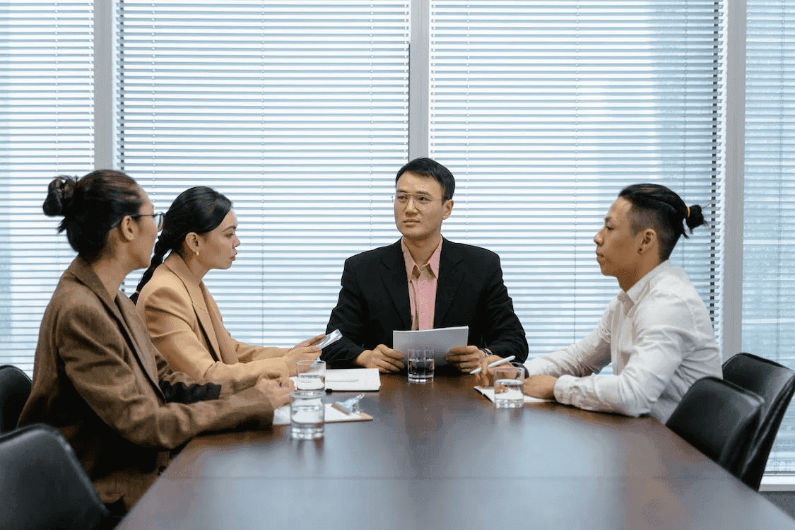 Leader: Pengertian, Ciri, Serta Tanggung Jawabnya | GreatNusa